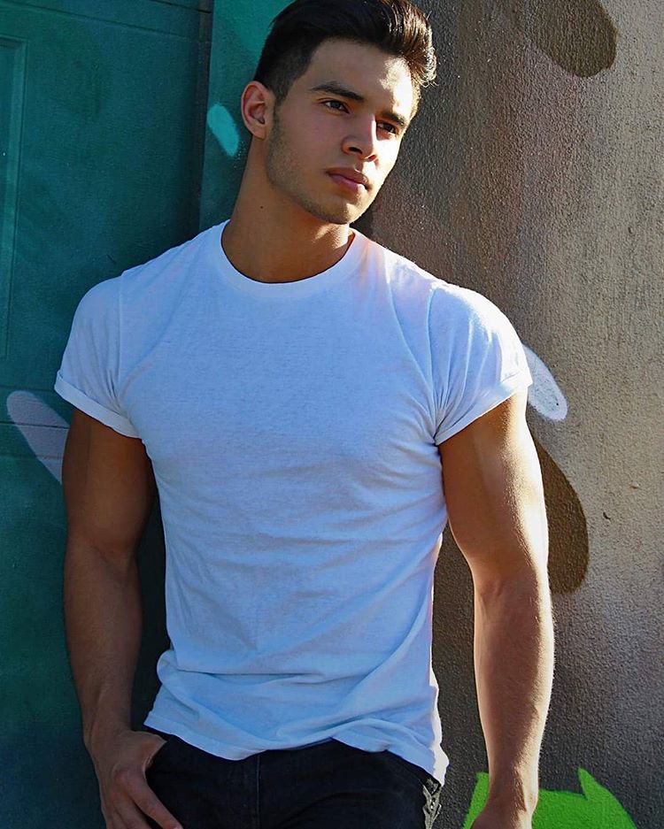 Man Central: Hugo Robledo: In Casual Wear