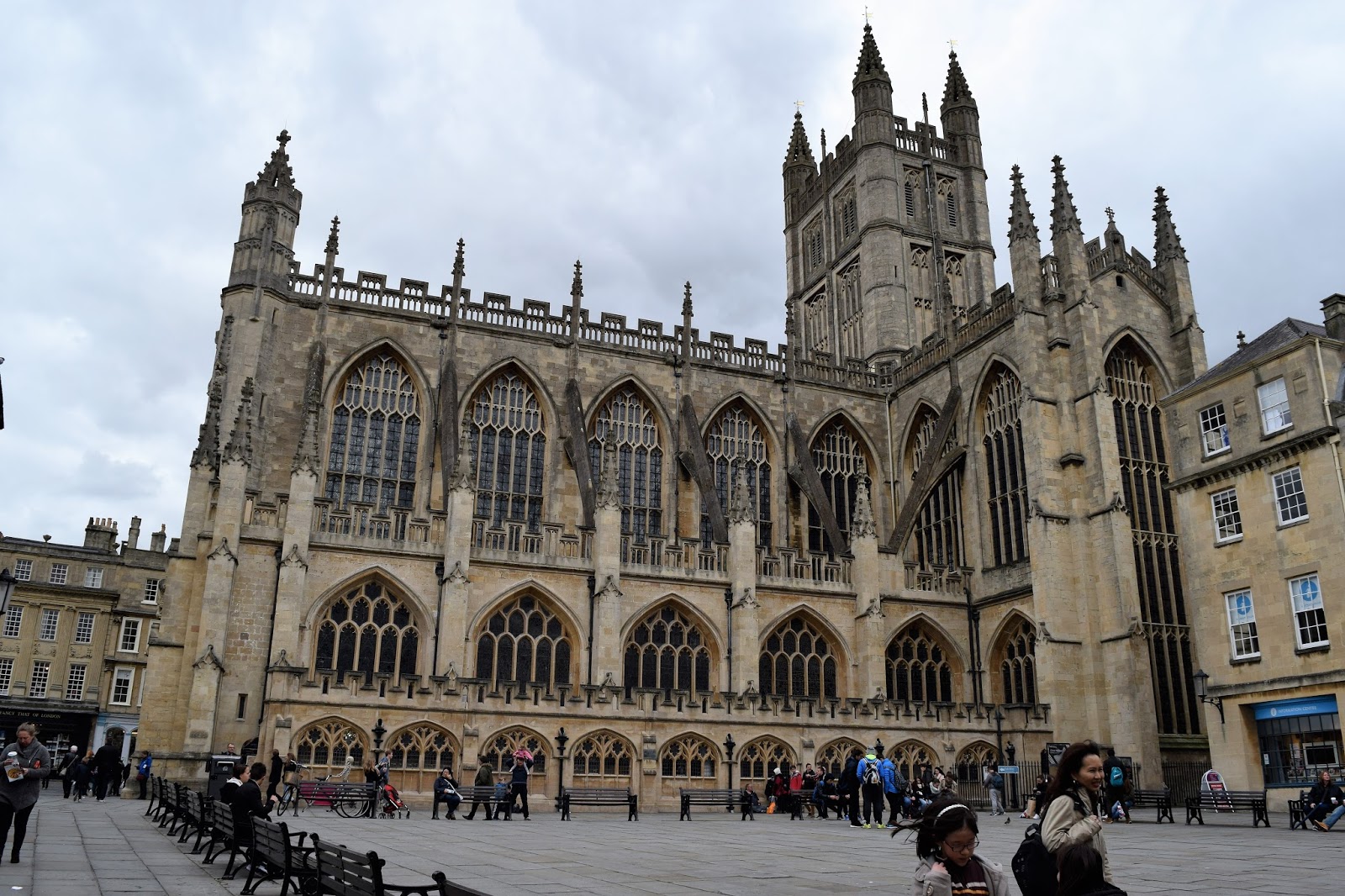 Scones and Crackers: Bath Abbey