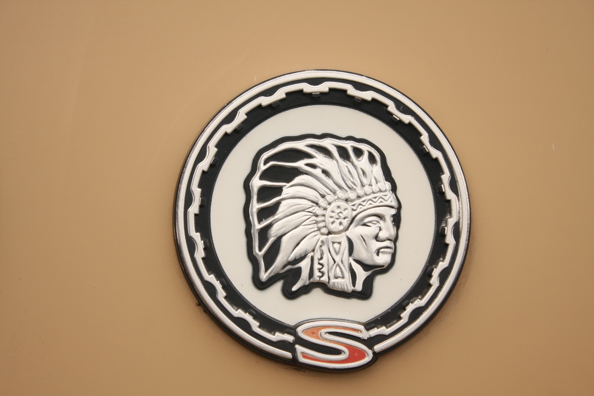 OLD PARKED CARS.: January 2014