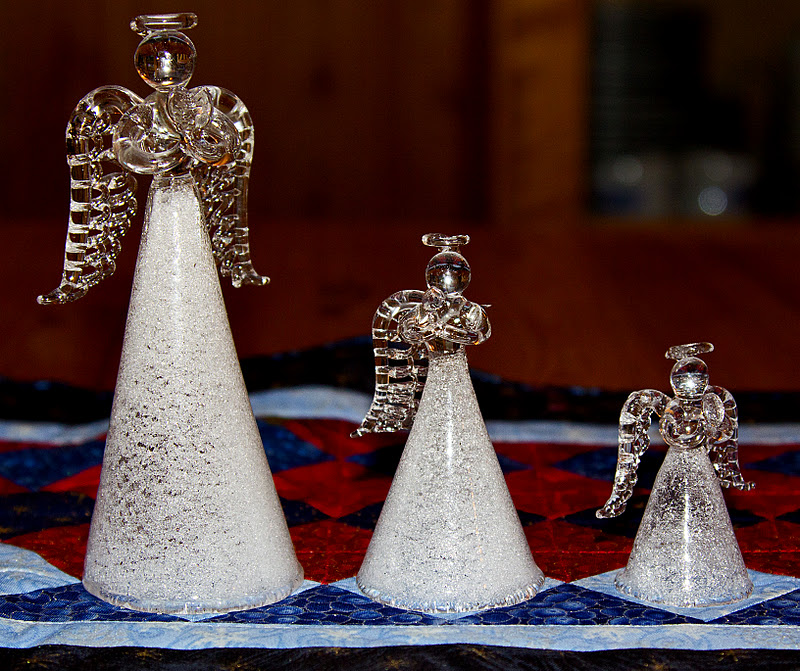 VELKOMMEN TIL KJERSTIS LØSE TRÅDER: Engler, hjemmesydde hjerter ...