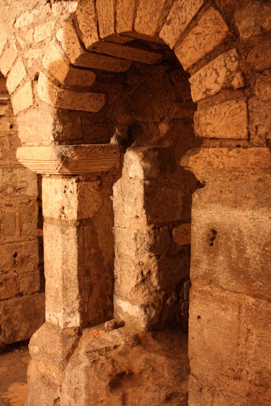 Atlas roman: Orléans - Crypte Saint-Avit (45)