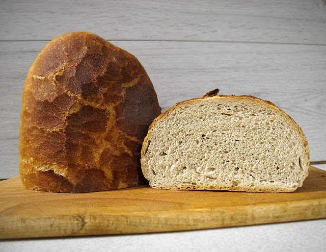 Traditional Polish wheat-rye sourdough bread (recipe in English)