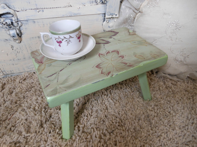 Quilted Nest: Upcycled Boho Cottage Stool Project for Thrifty Thursday...