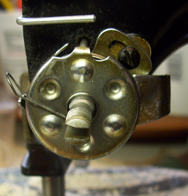 My Sewing Machine Obsession: Singer 221 - tension assembly