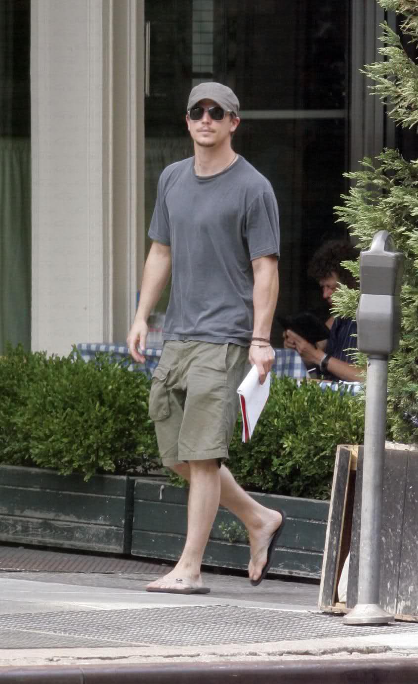 Straight Jock Feet: Josh Hartnett how are you so beautiful?