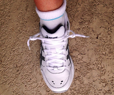 MAY DAYS: How To Tie Your Shoes (athletic)