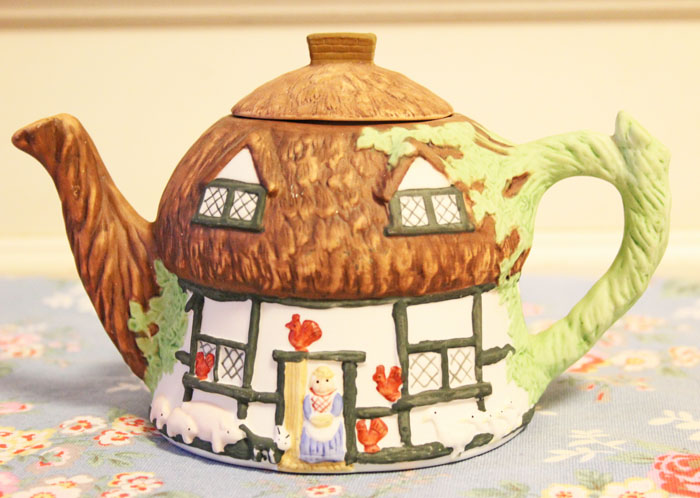 Be Dazzled Collection: Christopher Wren Teapots