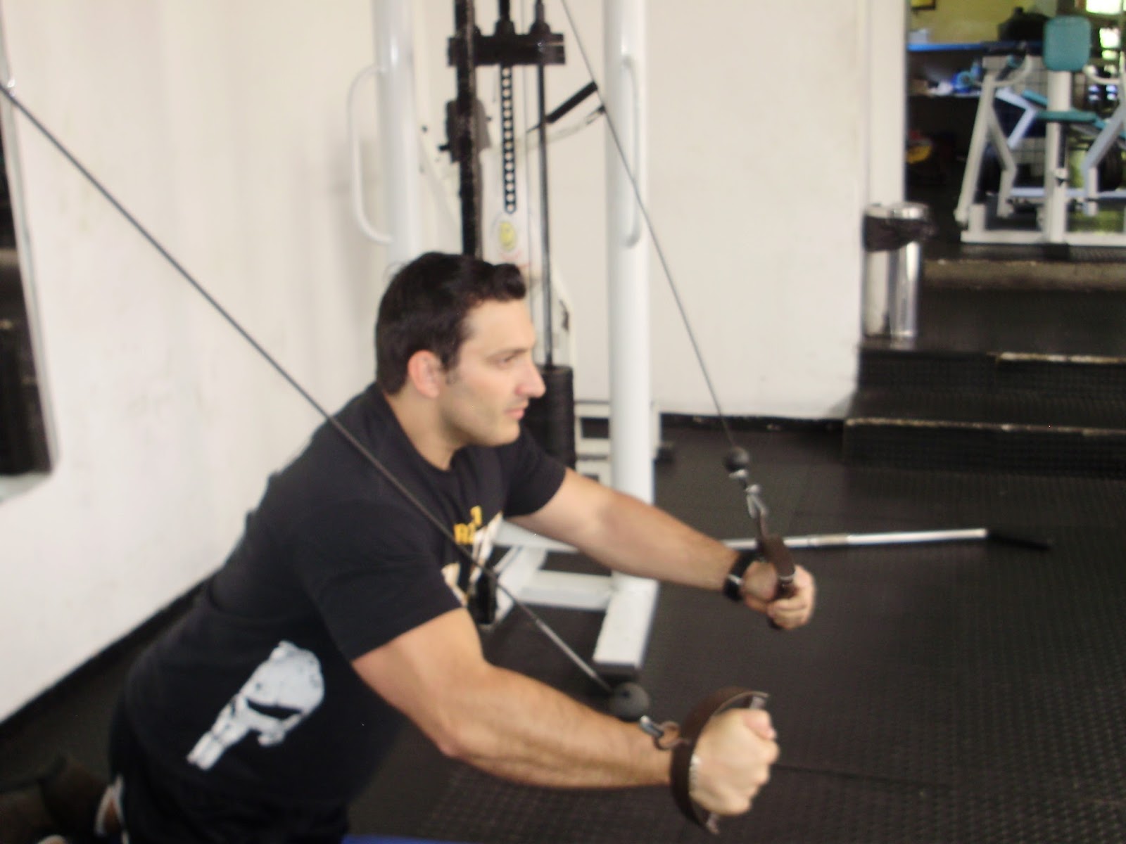 músculos de pedra: Peitoral no Cross Over