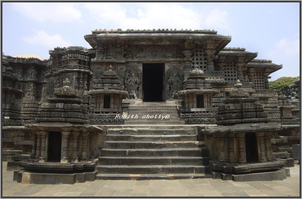 JOURNEY INTO DREAMS: Hoysaleswara Temple (halebeedu)