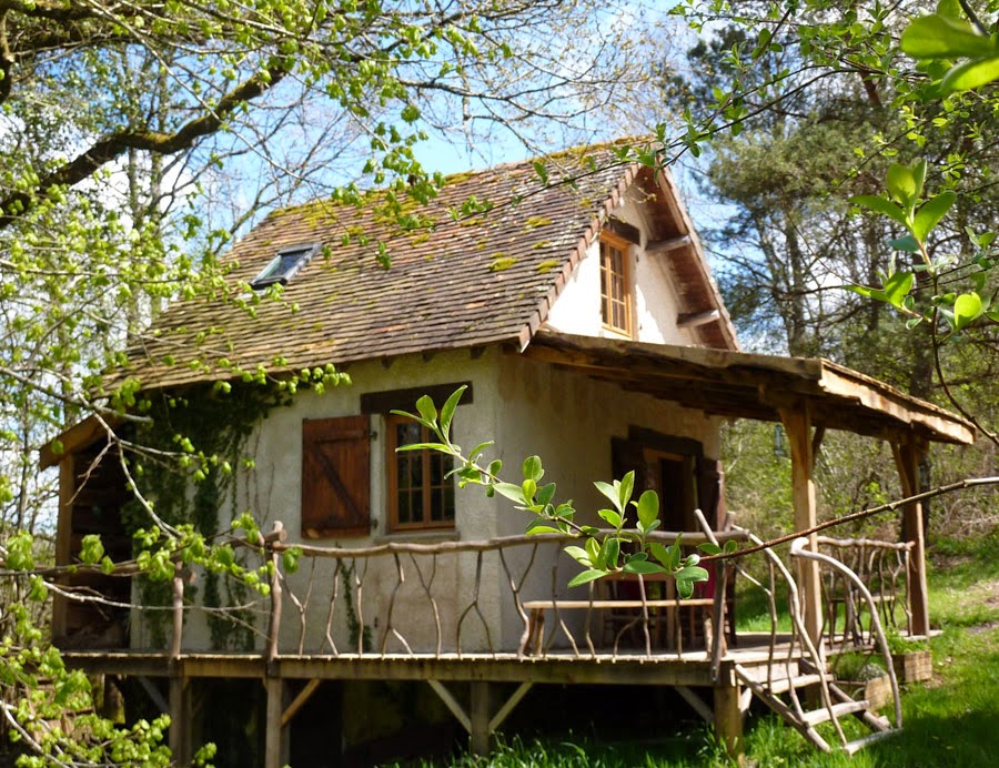 for each wind that blows: Weekly Tiny Home: French Cabin