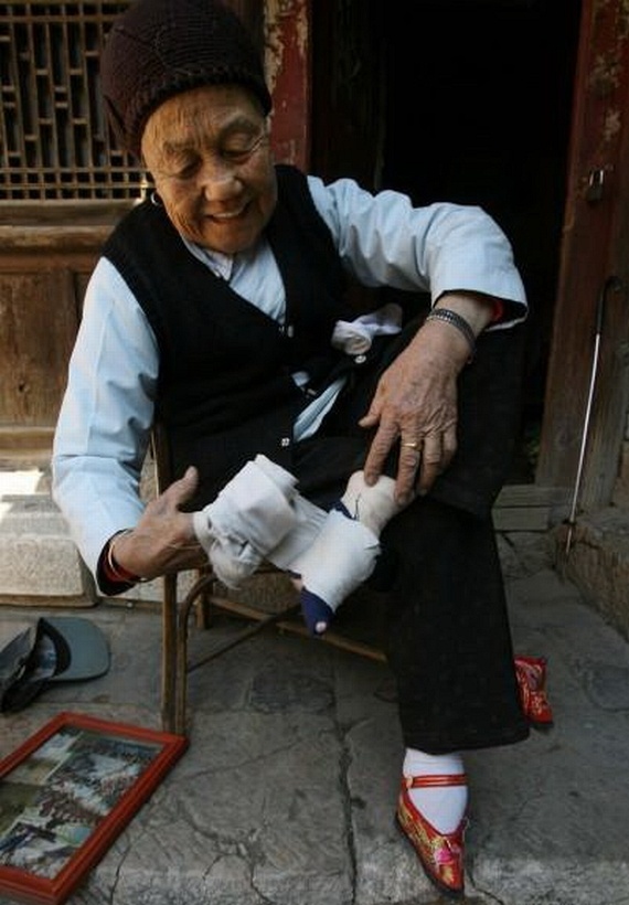 WOMENIFY: Chinese Foot Binding