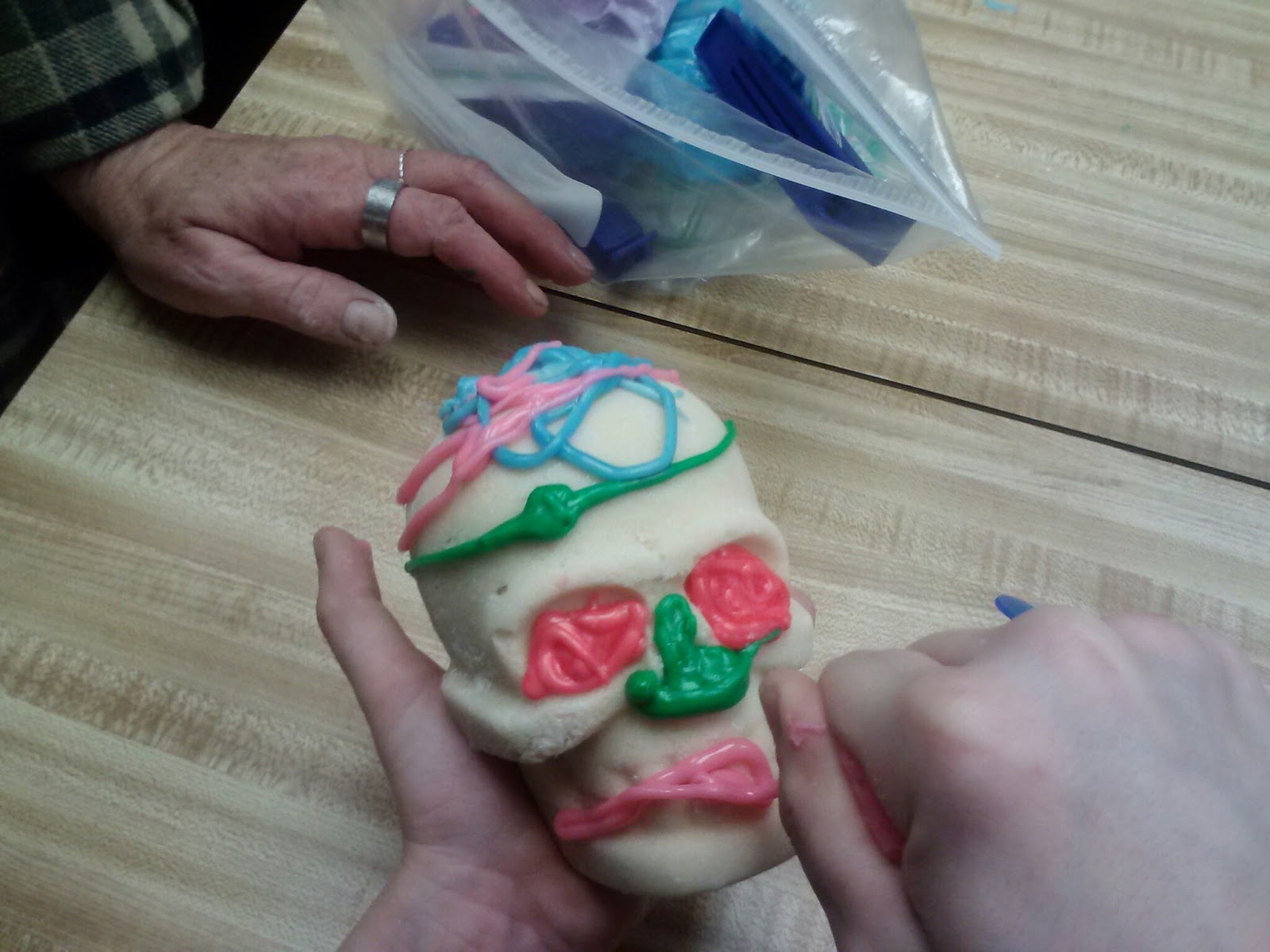 Junior Spanish: Calaveras de azúcar (sugar skulls)