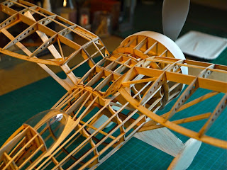 Free Flight -Vintage model airplane- cars-model retro avion et voiture ...