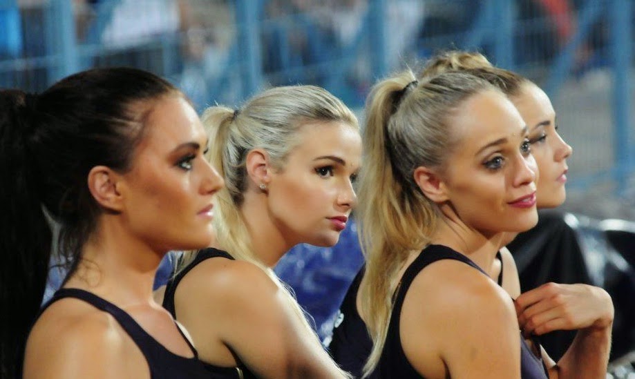 IPL 2015 - Beautiful Cheerleader During KKR vs RCB Match | IPLT20