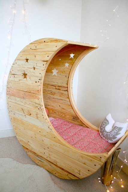 Domythic Bliss: When the Moon is High