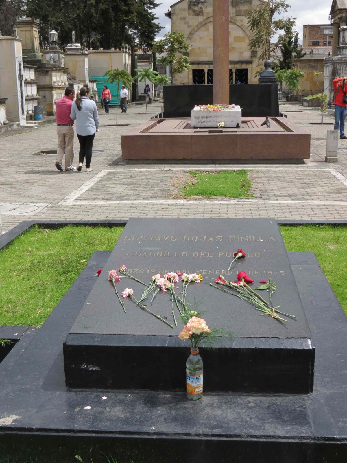 Mike's Bogota Blog: Gustavo Rojas Pinilla: Political Chameleon