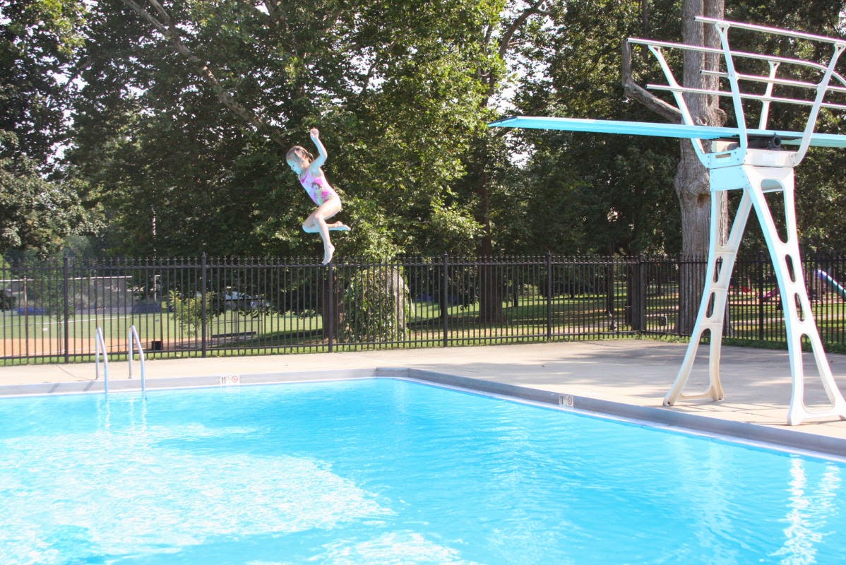 Lueker Munchkins - School & Play: High Dive - Woodland Pool - August 2013