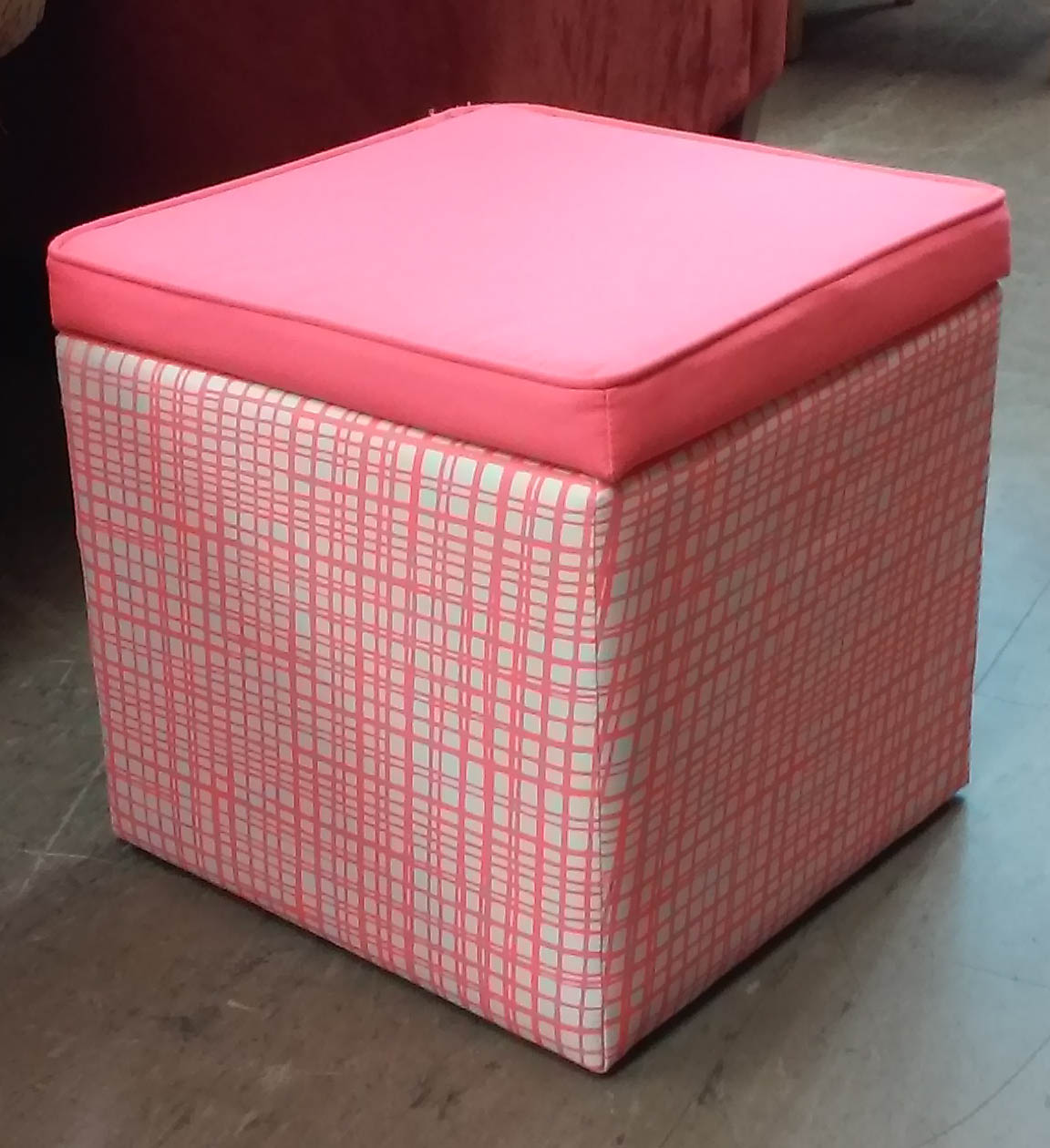 UHURU FURNITURE & COLLECTIBLES: SOLD **REDUCED** Hot Pink Ottoman with ...