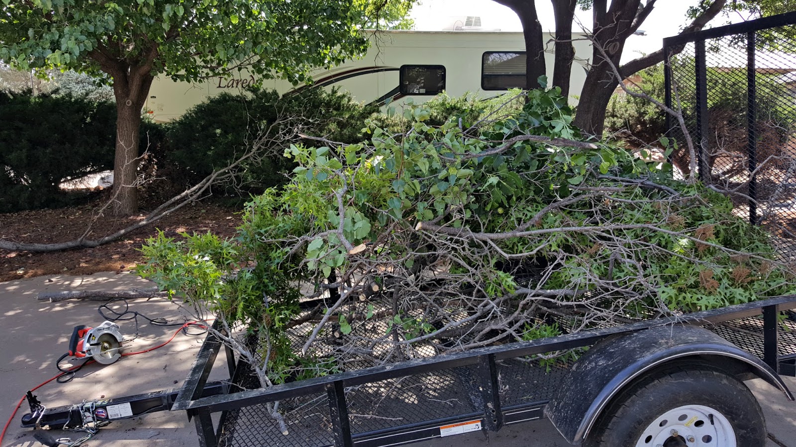 Penny's Vintage Home: Adding Curb Appeal to a Utility Trailer