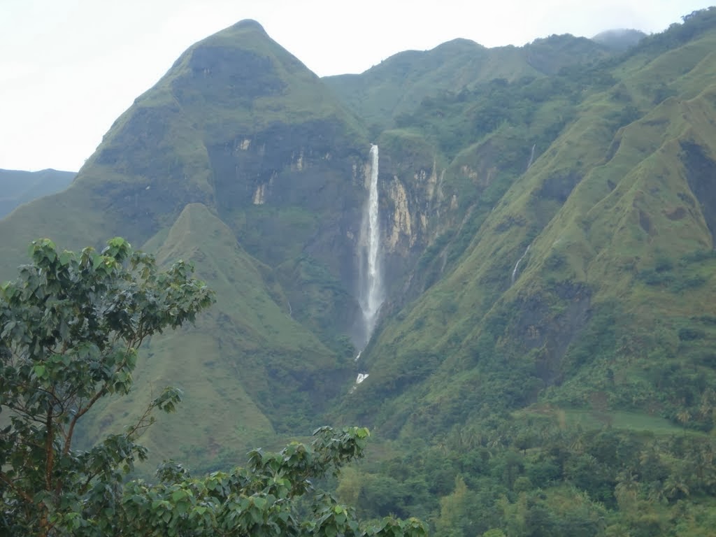 WATERFALLS IN THE PHILIPPINES: TARUGAN FALLS IN IGBARAS, ILOILO