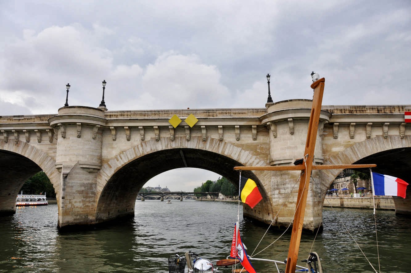 Océan-Manor: Océan-Manor arrive à Paris.