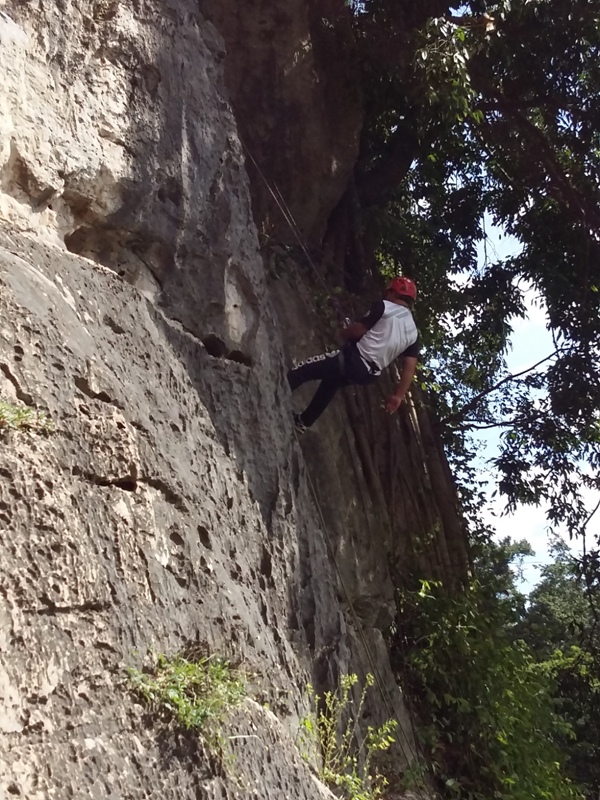TRAVELOG: ROCK CLIMBING BUKIT KETERI PERLIS : Best jadi Spiderman