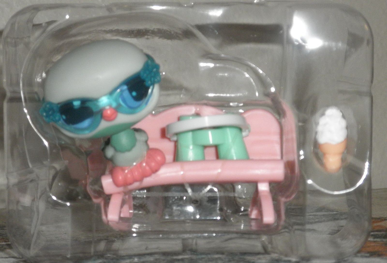 Collectomania: LPS Set - Around the World 2