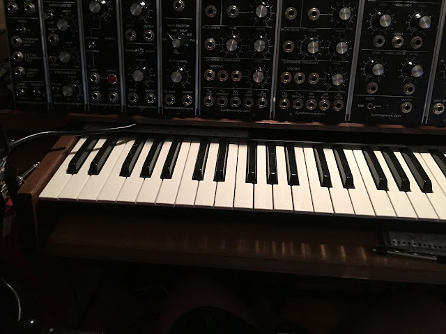 MATRIXSYNTH: Synthesizers.com Custom System 44 w/ 61-Key Controller
