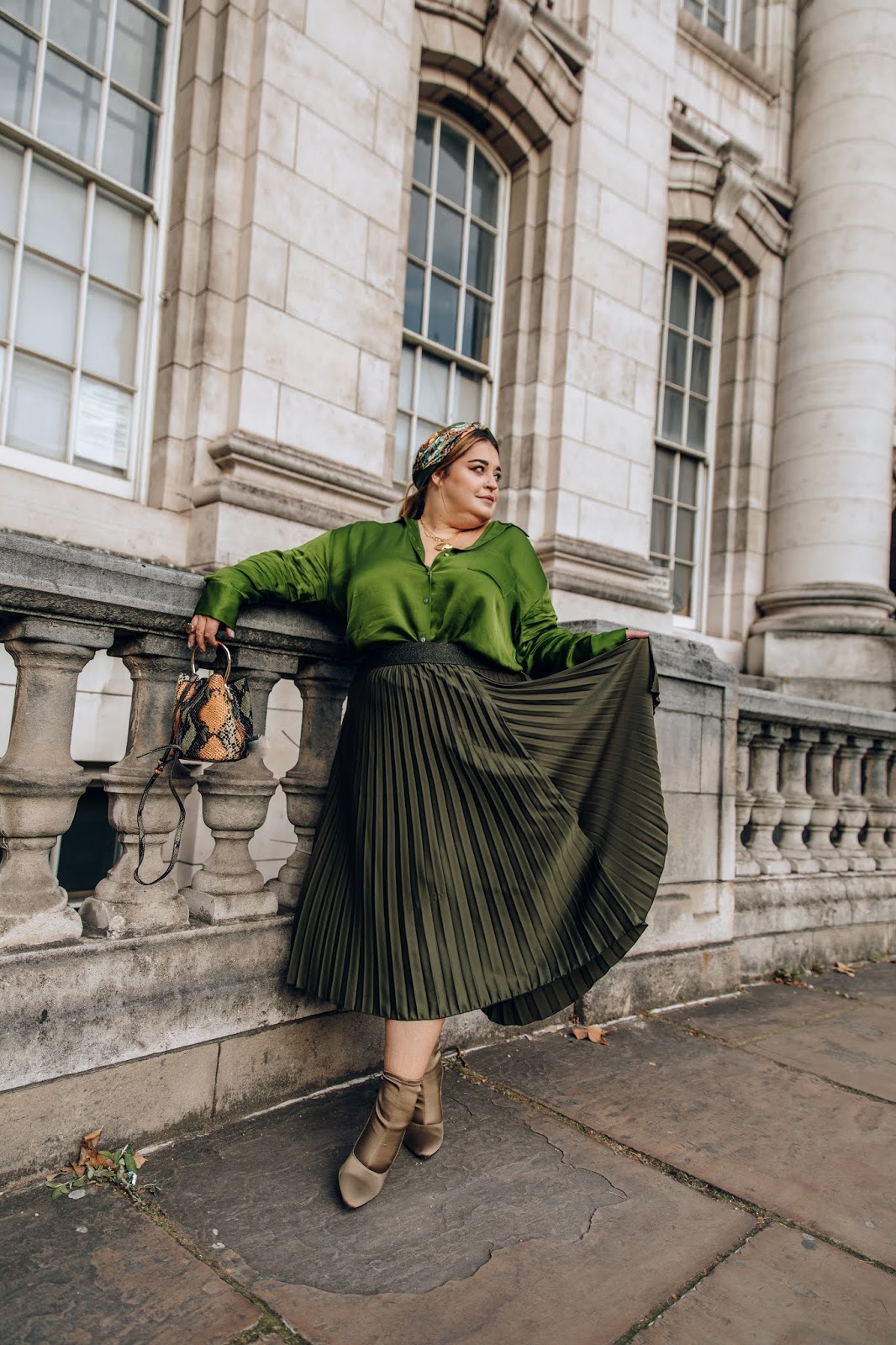 Tips & Tricks: How to shop straight sizes as a plus size person.