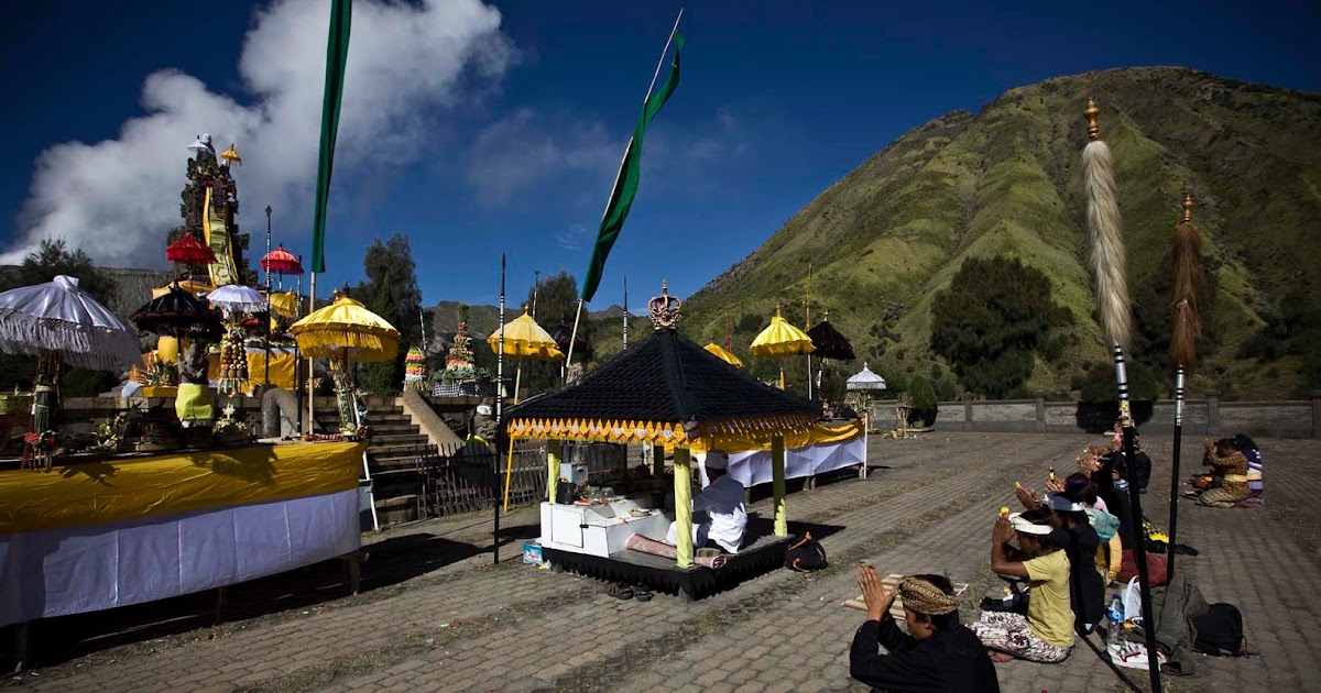 SewuTelu Travel And Tour: Kasada, Ritual Budaya Suku Tengger Bromo