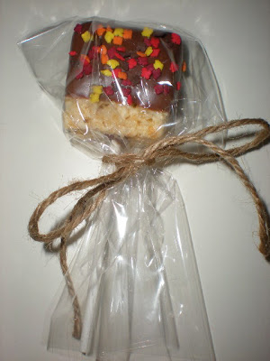 roommom27: Fall Themed Rice Crispy Treats on Lollipop Sticks