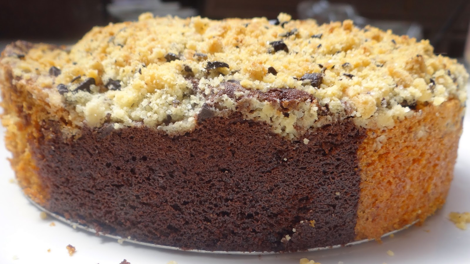 apigeonnapie: Marbled Chocolate Crumble Cake