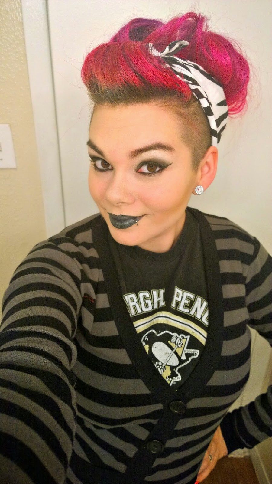 Vivian Vanity's Daily Thoughts : Goth Inspired Pin-up Makeup