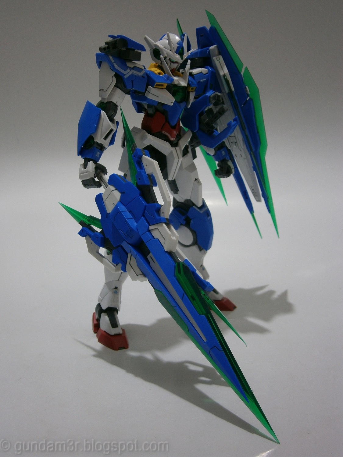 Add On: GN Sword IV Full Saber for Gundam 00 Quanta MG Review Part 3