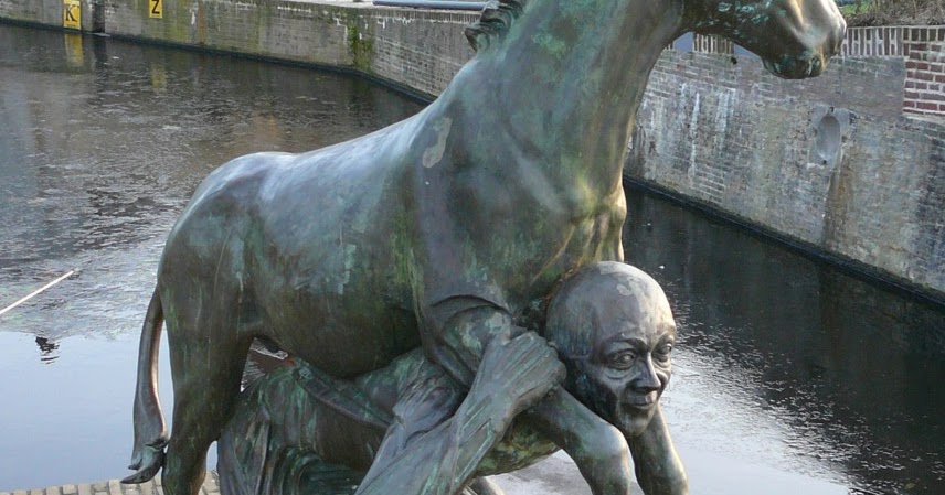 Statues Quo: Jackass