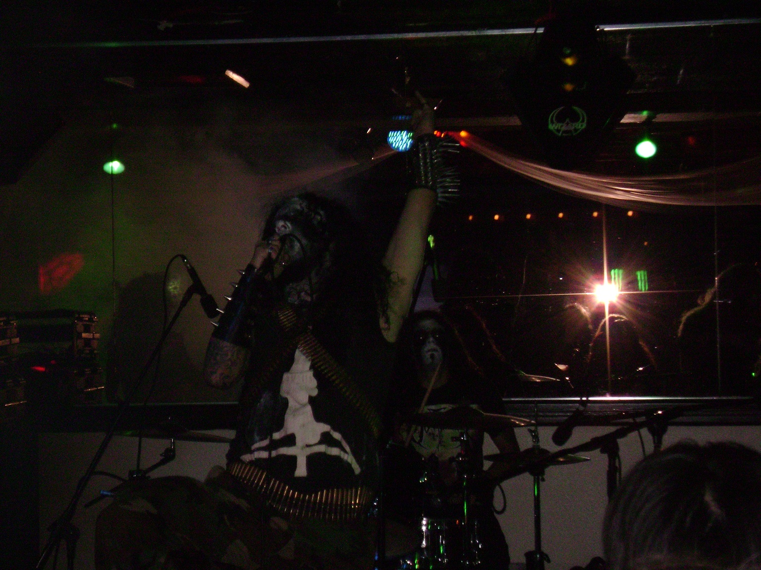 Rock Cubano: Escape, Ancestor y Agonizer revolviendo Miami.