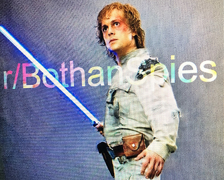A Picture Of Young Luke Skywalker From A 'The Force Awakens' Deleted ...