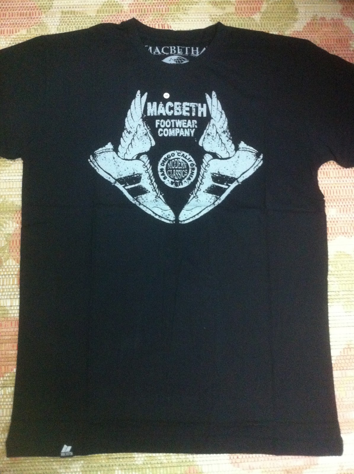 fariqueshoppe: Macbeth T-shirt