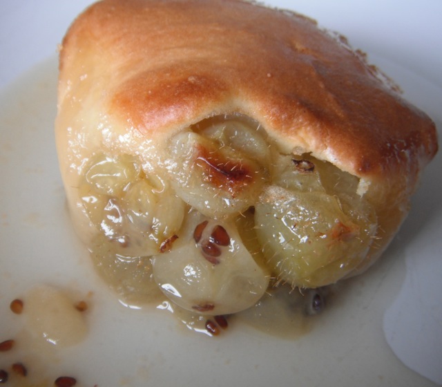 Bring back the bliss: Gooseberry cobbler - with frozen dough