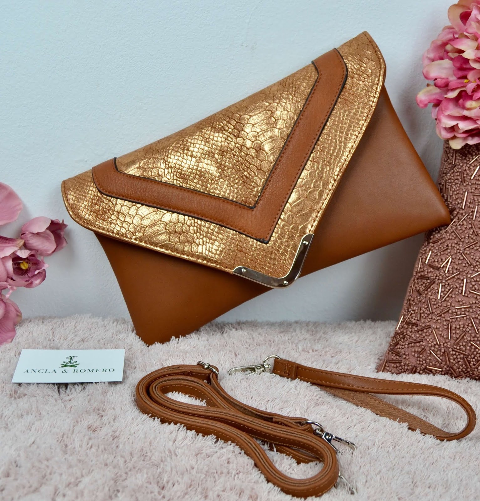 Gran variedad en carteras , para lucir espléndida a dónde quiera que vayas