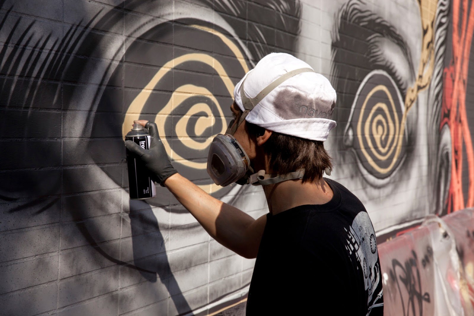 Blo creates a new piece on the streets of Berlin in Germany – StreetArtNews