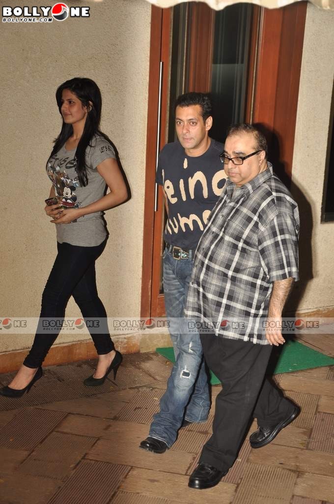 CELEBRITIES: Zarine Khan, Salman Khan, Amisha at Manyata Dutt’s ...