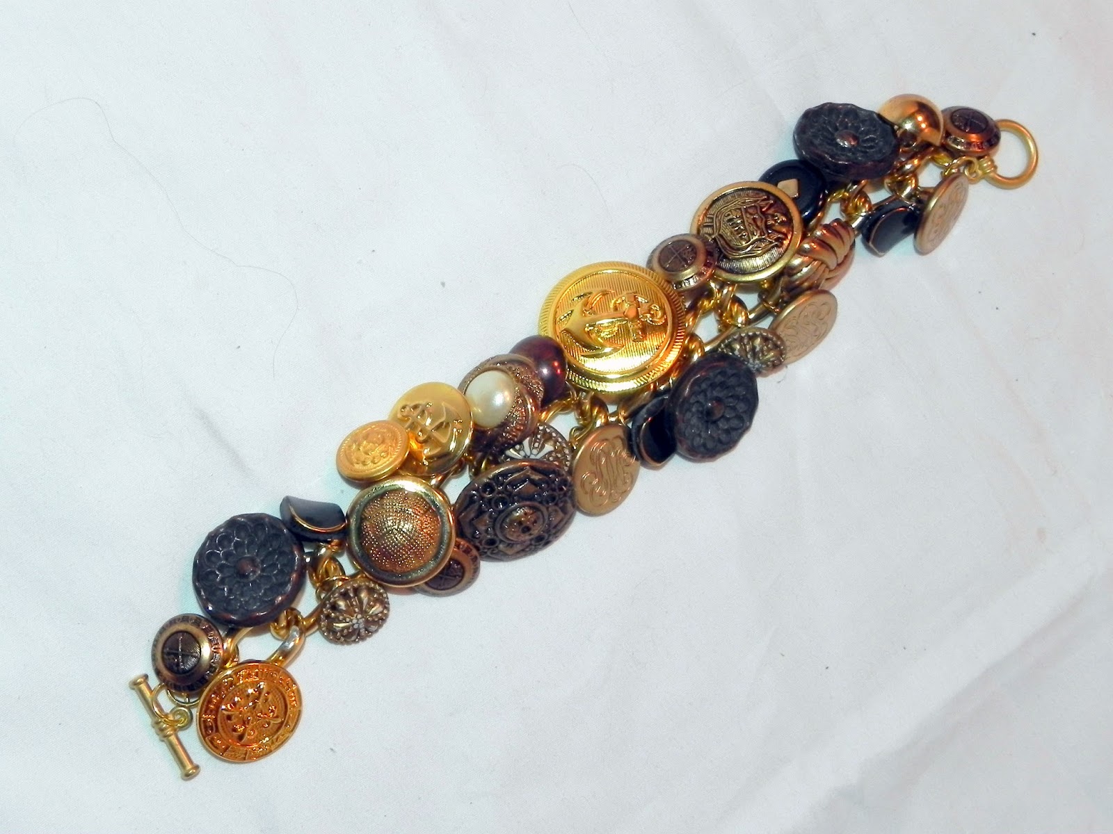 Smart n Snazzy: DIY ~ Vintage Button Charm Bracelet