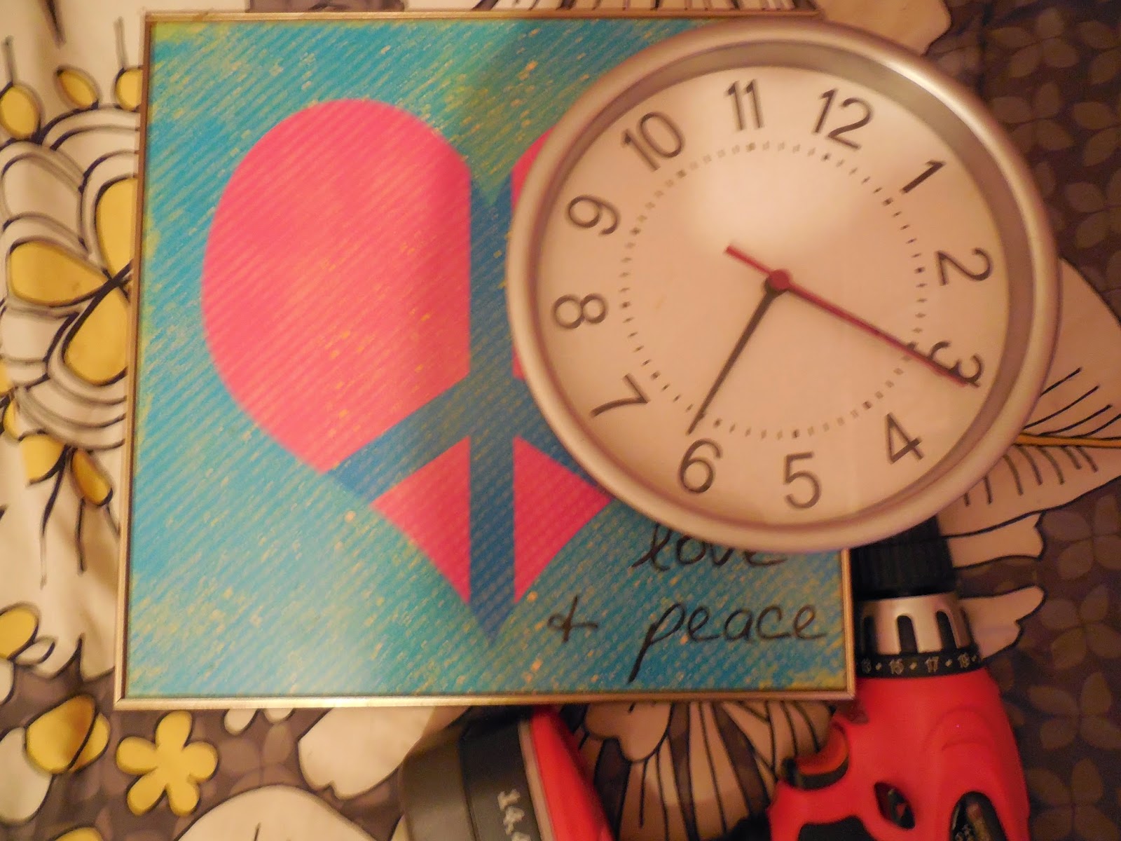 ThriftyTreeHuggary: Easy UPcycled Clock