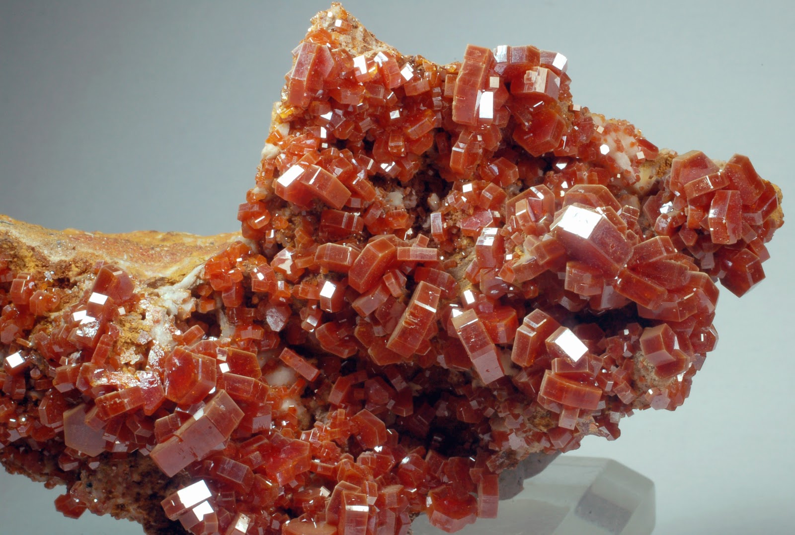 Els meus Minerals: Vanadinita - 110 x 60 x 45 mm