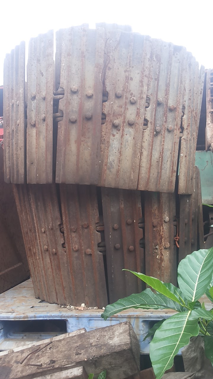 Products: trackpad for backhoe excavator track pad from Japan