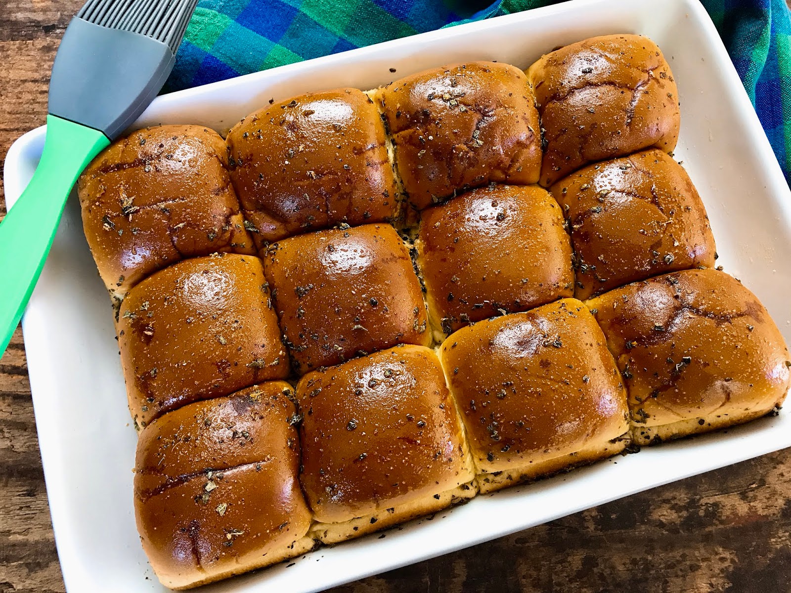 Garlic and Herb Buttered Dinner Rolls