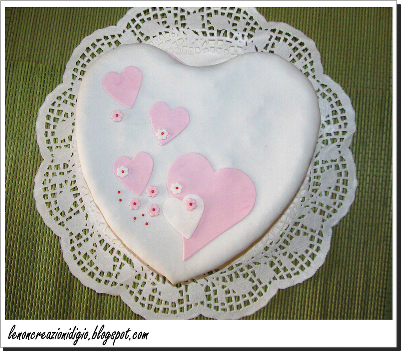 Le non-creazioni di Giò: La mia prima torta decorata!