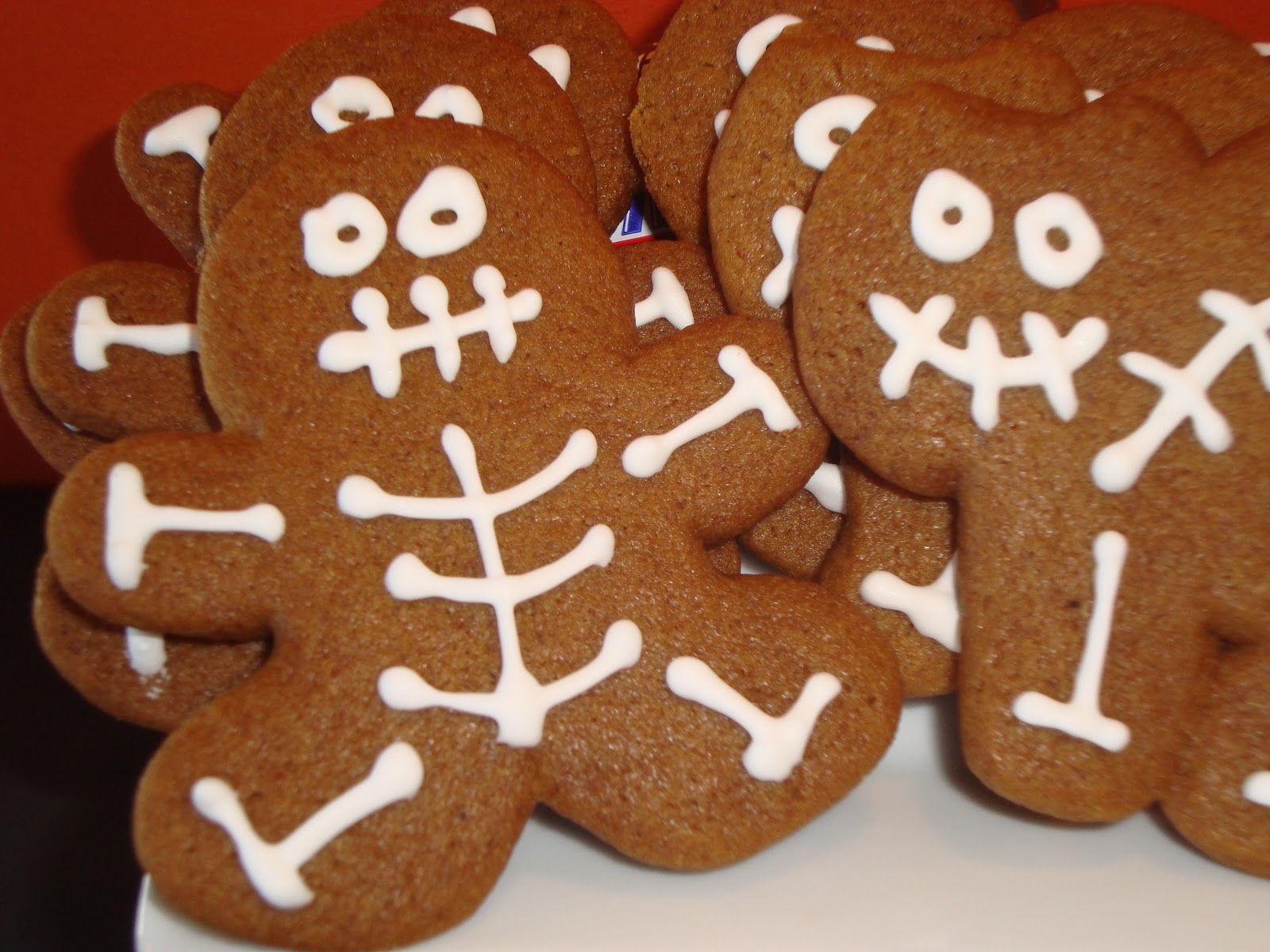 Gingerbread Skeletons with Royal Icing ~ Dip it in Chocolate