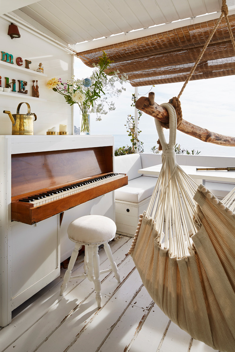 Decor Inspiration Italian Beach Life: A lovely seaside cabin in Liguria ...